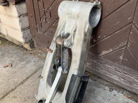 Parduota.com - Yamaha Raptor 700 2008 rear swing arm carrier axle