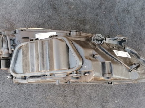 Parduota.com - Volvo V40 2014 Passenger Side Halogen Headlight 31420005