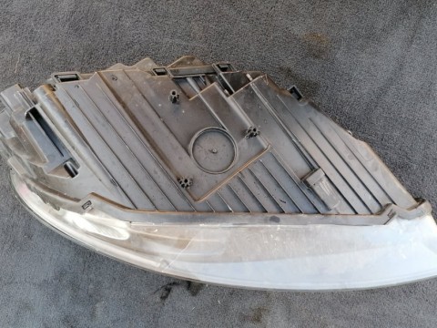 Parduota.com - Volvo V40 2014 Passenger Side Halogen Headlight 31420005